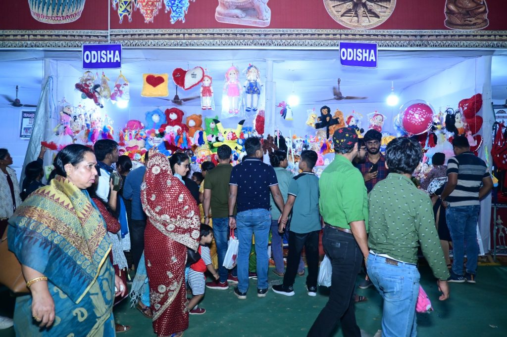 ତୋଷାଳୀ ଜାତୀୟ ହସ୍ତଶିଳ୍ପ ମେଳାର ଏକାଦଶ ସନ୍ଧ୍ୟା – Odisha Sambad